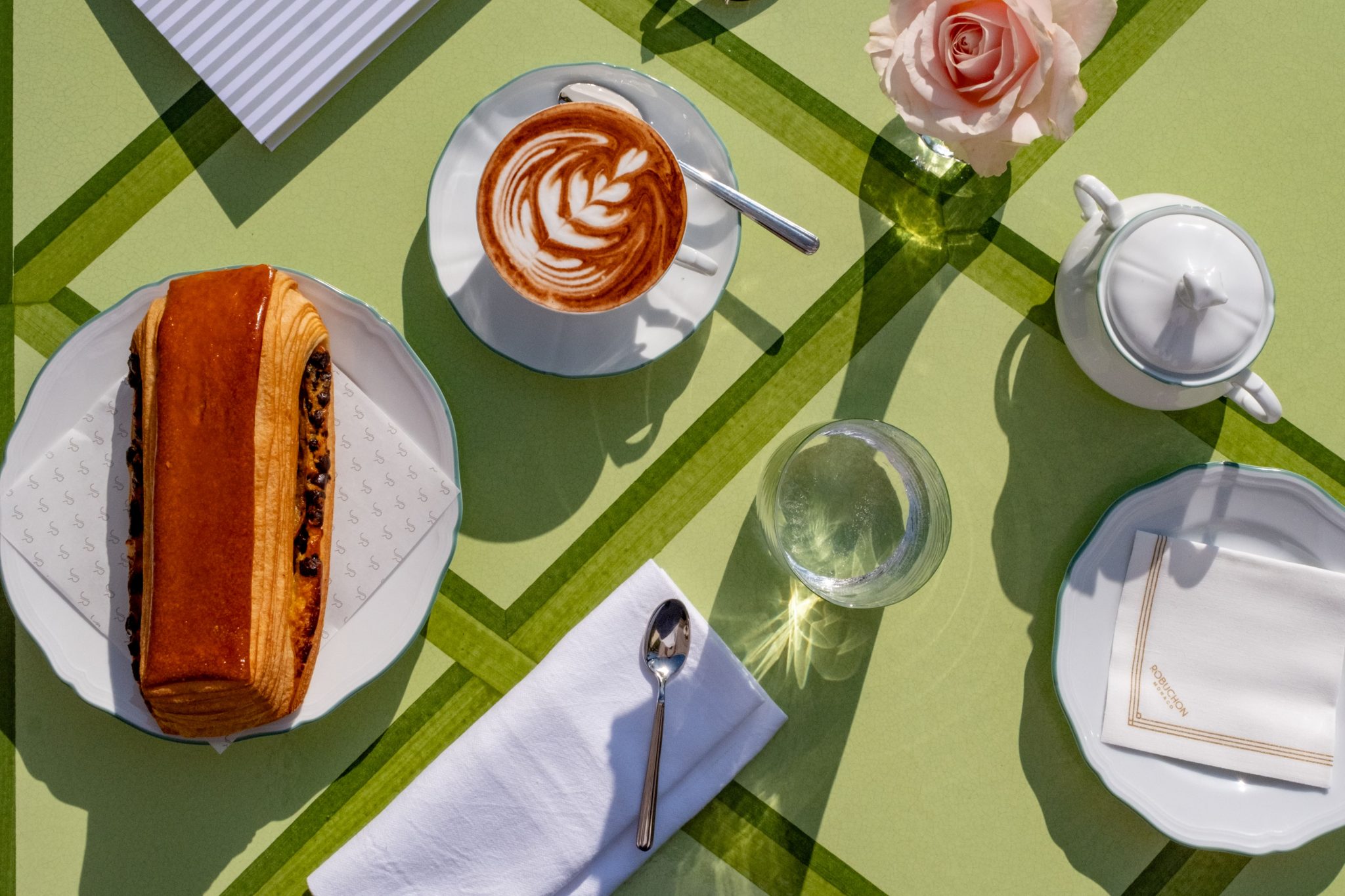 Le Petit Café Robuchon, Monaco